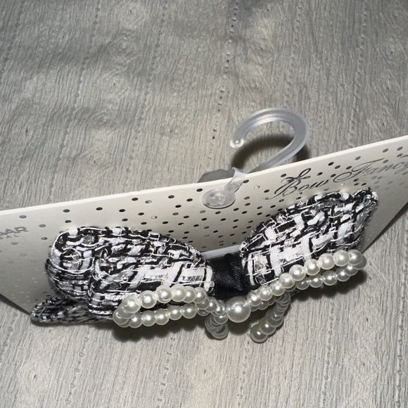 DANBAR GLOBAL | Accessories | Danbar Global Black White Velvet Tweed ...